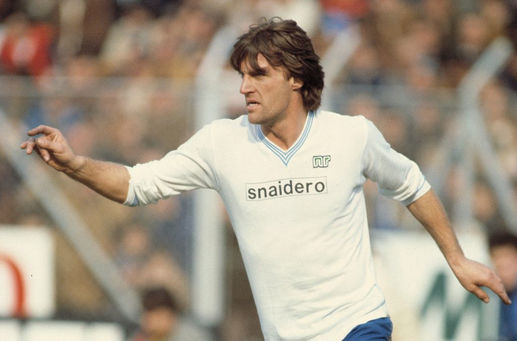 Ruud Krol foi um dos maiores defensores da história do Napoli e do ...