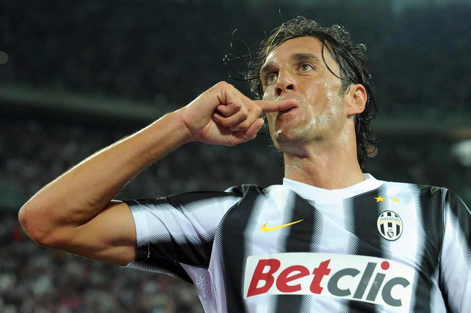 Mestre da grande área, Luca Toni foi campeão mundial e acumulou marcas ...