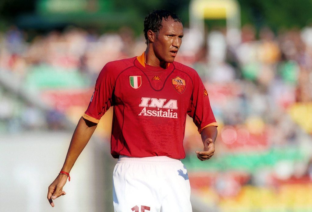 Pixotadas, polêmicas e lesões marcaram a passagem de Jonathan Zebina ...