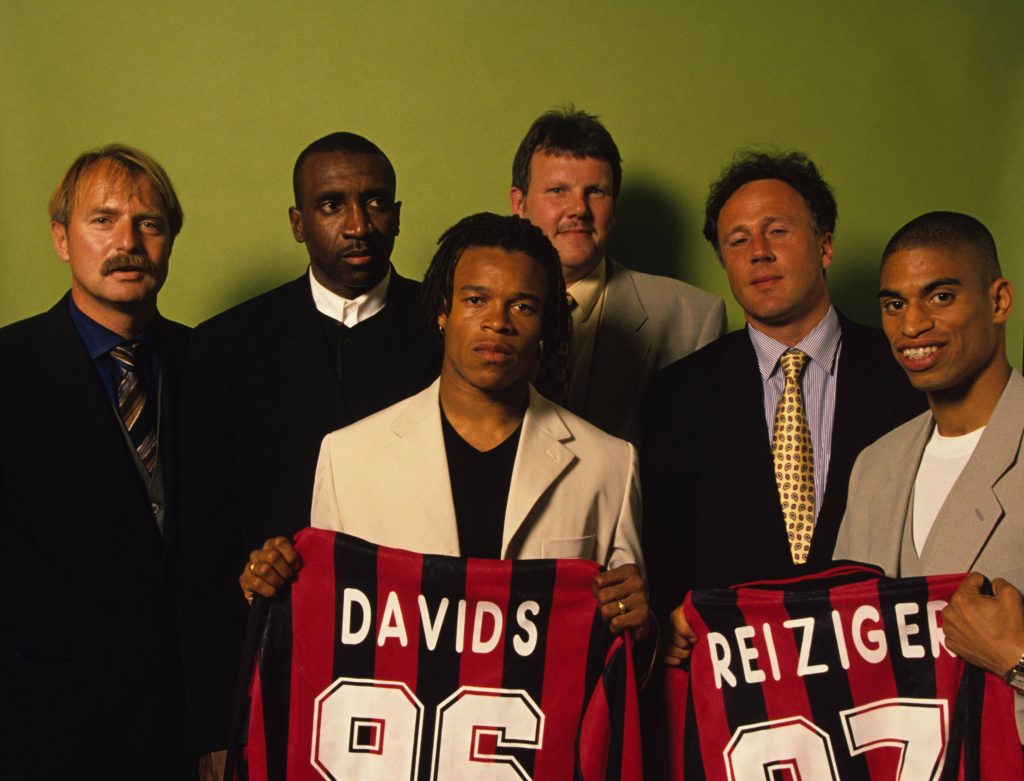 Jogador funcional, o holandês Michael Reiziger não teve espaço no Milan ...