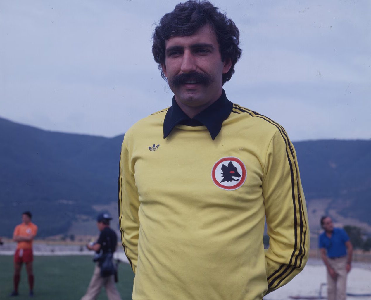 Goleiro por acaso, Paolo Conti se tornou um dos maiores da Roma ...