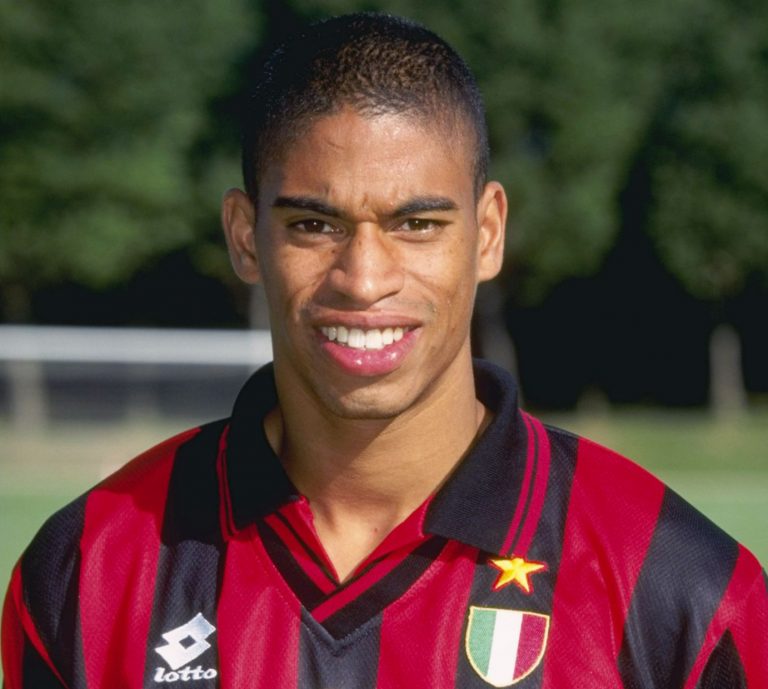 Jogador funcional, o holandês Michael Reiziger não teve espaço no Milan ...