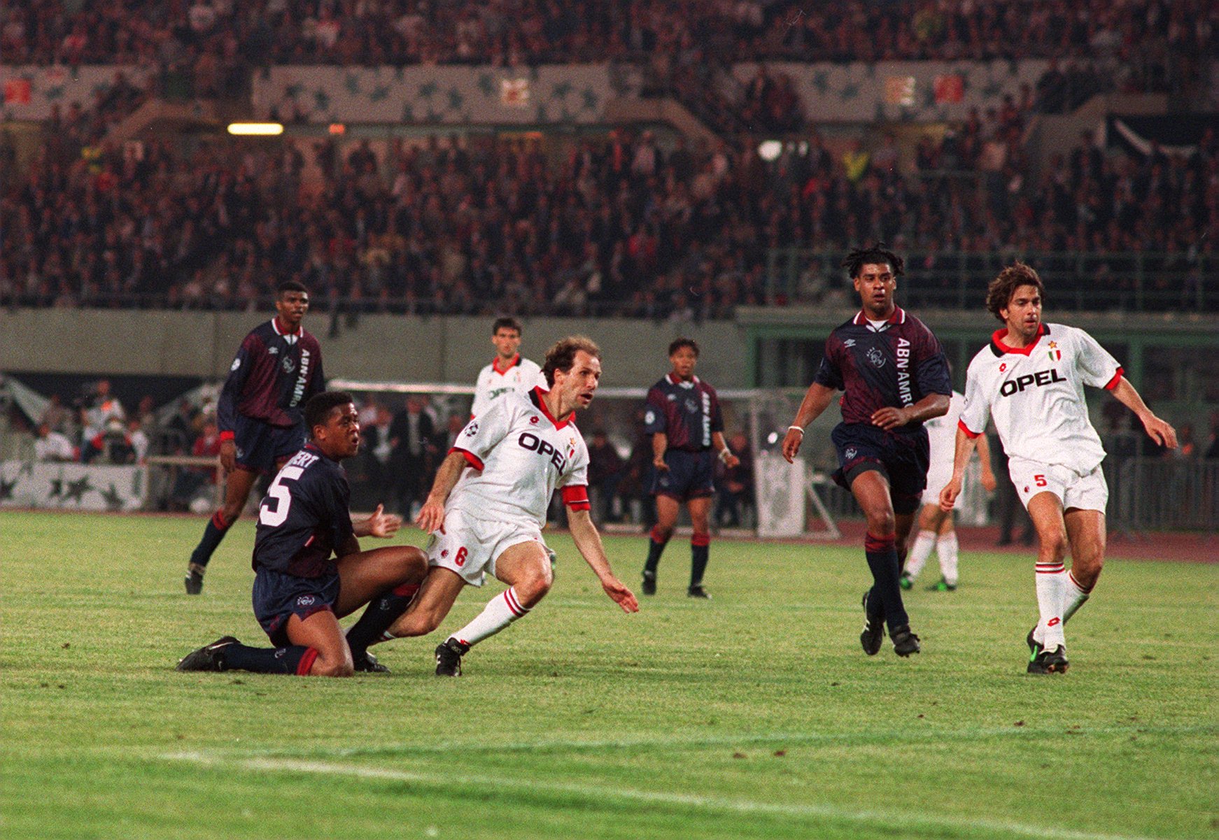 Na Champions League de 1994-95, o Milan teve o hexa frustrado pela garotada do Ajax - Calciopédia